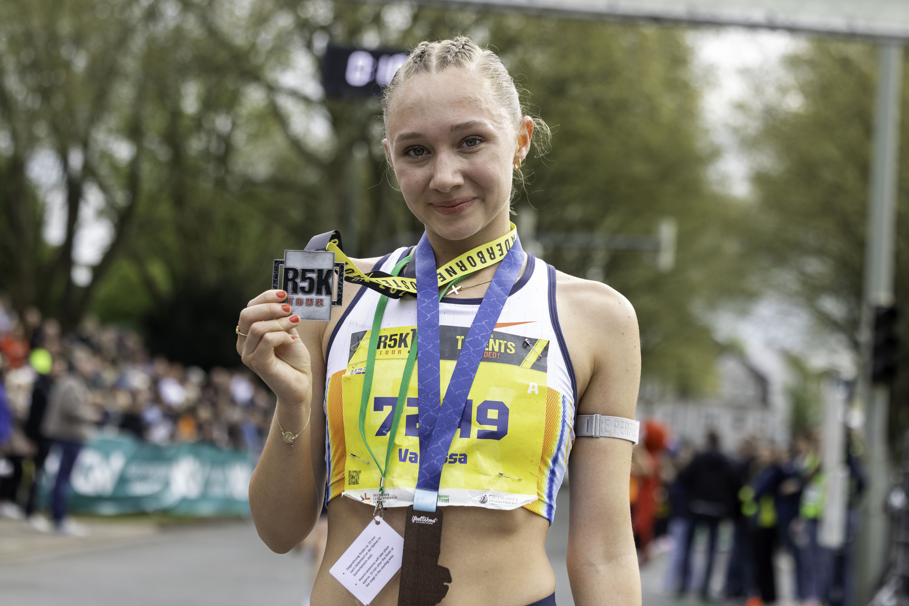 R5K-Tour beim Paderborner Osterlauf: Vanessa Mikitenko, Christoph Schrick und Tristan Kaufhold ...